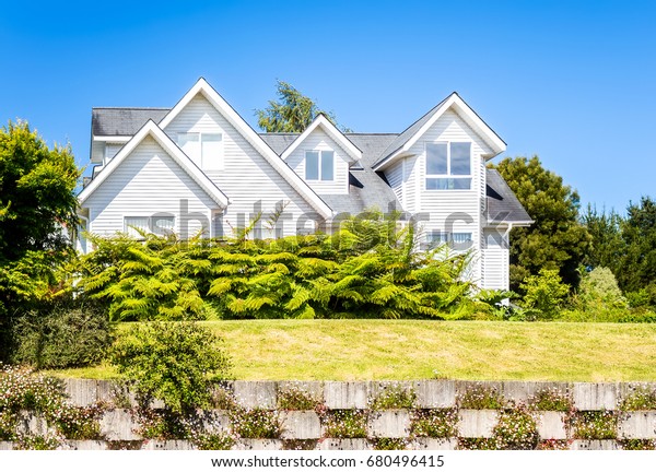 House Upper Middle Class During Sunny Stock Photo 680496415 | Shutterstock