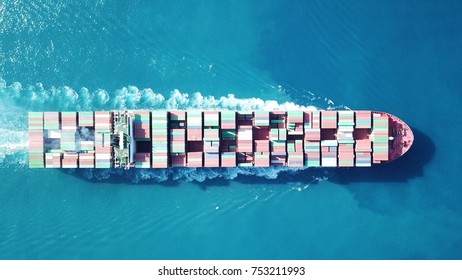 Huge Large Mega Ulcv Container Ship Foto stock 753211993 | Shutterstock