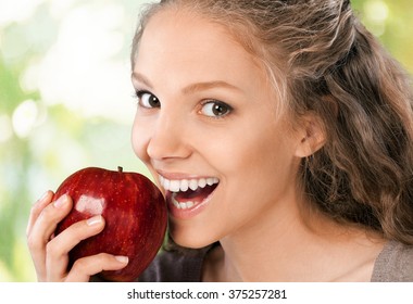 123,716 Person Eating Apple Images, Stock Photos & Vectors | Shutterstock