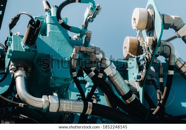 Hydraulic crane engine.The control system of the crane engine.Lifting ...