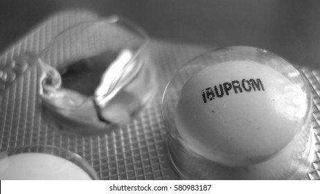 203 Generic ibuprofen Images, Stock Photos & Vectors | Shutterstock