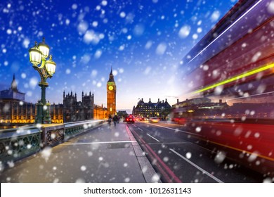 Winter snowfall in london at night HD wallpaper download