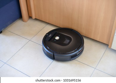 iRobot Roomba Logo Vector (.EPS) Free Download