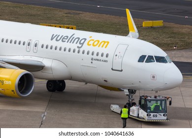 Vueling Logo Vector (.EPS) Free Download