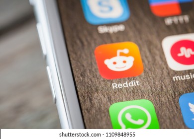 Apple User Groups Logo Vector (.EPS) Free Download