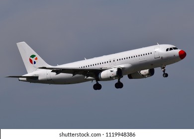 DAT airlines Logo Vector (.EPS) Free Download