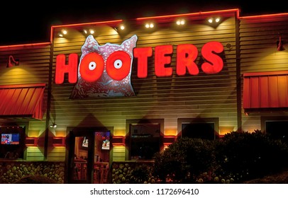 Hooters Logo Vector (.EPS) Free Download