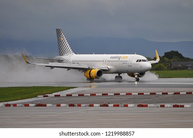 Vueling Logo Vector (.EPS) Free Download