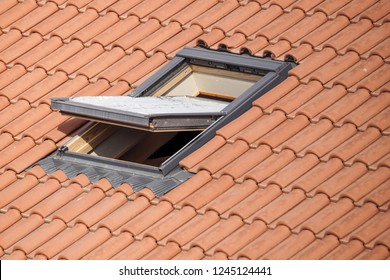 Velux Logo Vector (.EPS) Free Download