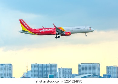 Vietjet Air Logo Vector (.EPS) Free Download