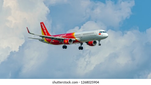 Vietjet Air Logo Vector (.EPS) Free Download