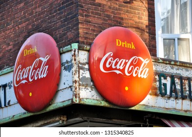 Coca Cola Circle Logo Vector (.AI) Free Download