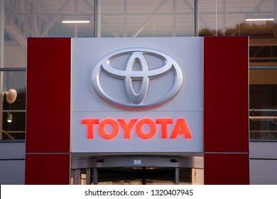 Yaris Logo Vector (.EPS) Free Download