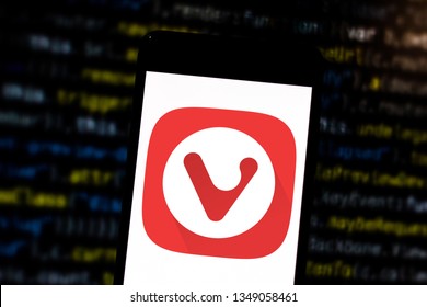 Vivaldi Logo Vector (.SVG) Free Download