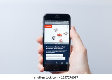 Oracle Mobile Logo Vector (.AI) Free Download