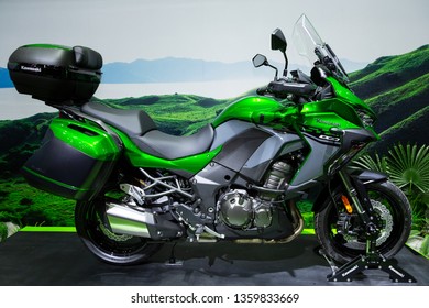 Kawasaki Versys Logo Vector (.EPS) Free Download