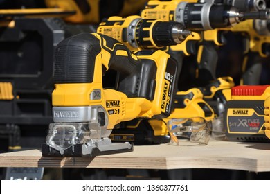 DeWalt Logo Vector (.EPS) Free Download