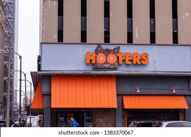 Hooters Logo Vector (.EPS) Free Download