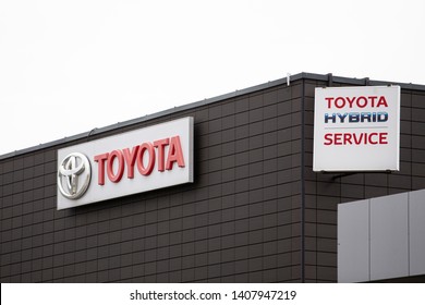 Yaris Logo Vector (.EPS) Free Download