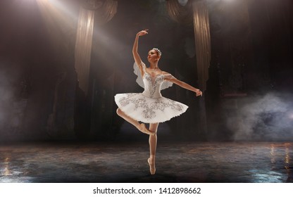 Opera Artistic Colorful 4K wallpaper download