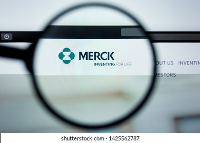 Merck Logo Vector (.AI) Free Download