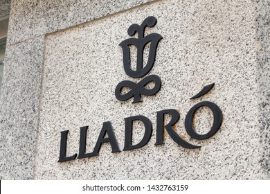 Lladro Logo Vector (.AI) Free Download