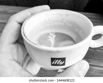 illy Logo Vector (.EPS) Free Download
