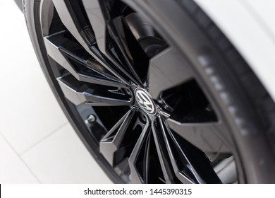 VW R Logo Vector (.AI) Free Download