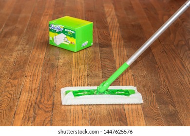 Swiffer Logo Vector (.SVG) Free Download