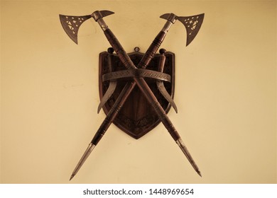 Dagger And Shield Warrior 2K wallpaper download