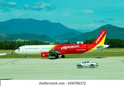 Vietjet Air Logo Vector (.EPS) Free Download