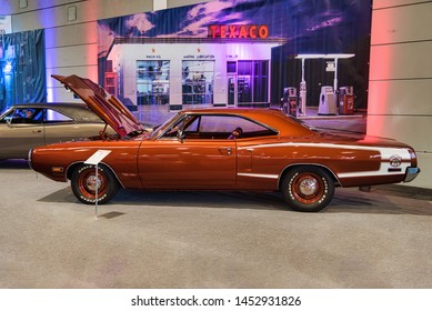 Dodge Super Bee Logo Vector (.EPS) Free Download