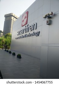 Smartfren Logo Vector (.AI) Free Download