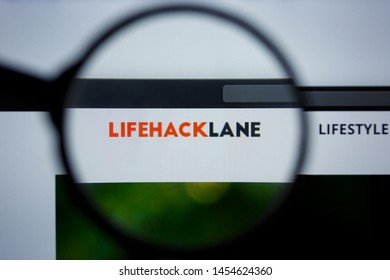 Lifehacker Logo