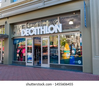 Decathlon Logo Vector (.EPS) Free Download
