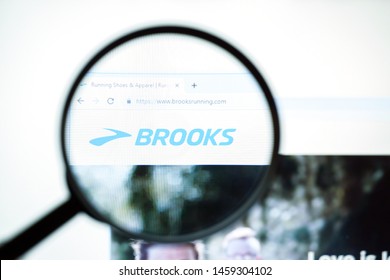 Brooks Logo Vector (.EPS) Free Download