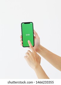 GRAB Logo Vector (.AI) Free Download