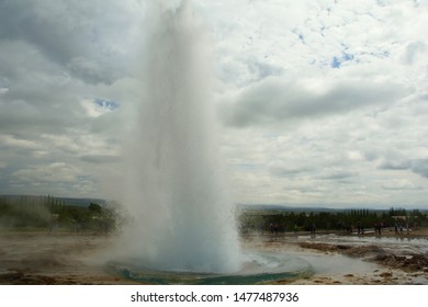 Geyser Logo Vector (.EPS) Free Download