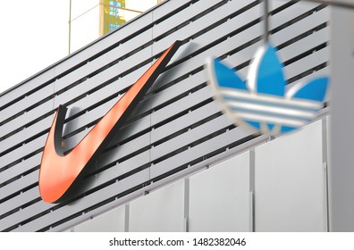 Nike Football Logo Vector (.EPS) Free Download