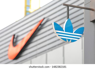 Nike Football Logo Vector (.EPS) Free Download