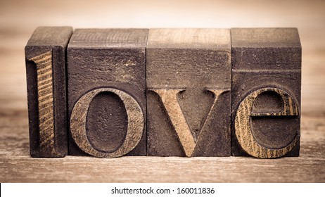 I Love You Letter blocks 4K wallpaper download