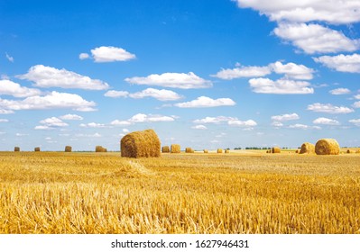 Field of haystack 4K wallpaper download