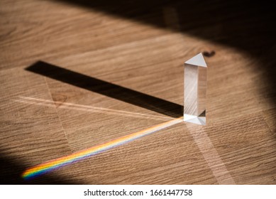 Flying glass prisms 4K wallpaper download