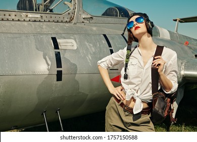 Fighter Jet Pilot girls 4K wallpaper download