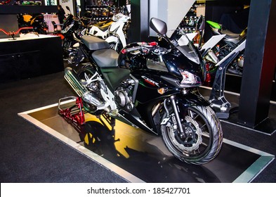 CBR 500R Logo Vector (.CDR) Free Download