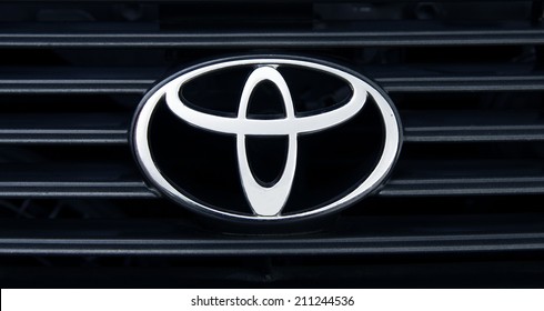Camry Logo Vector (.EPS) Free Download