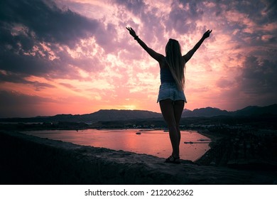 Red Triumph and Sunset HD wallpaper download