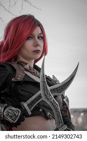 Women warrior with dagger HD wallpaper download