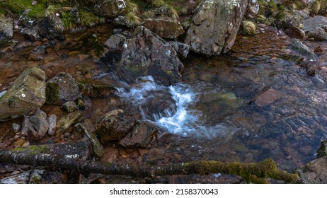 Gentle Stream 2K wallpaper download