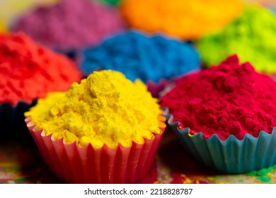 Fees van Kleure [Holi Hai] 2K plakpapier aflaai